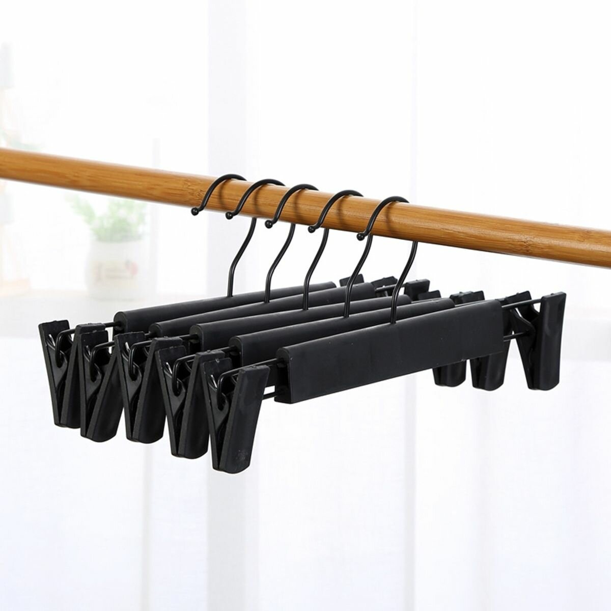 Плечики с зажимами Scandi, набор вешалок плечиков с двумя зажимами для брюк, юбок, скандинавский стиль, 5 штук, черный
