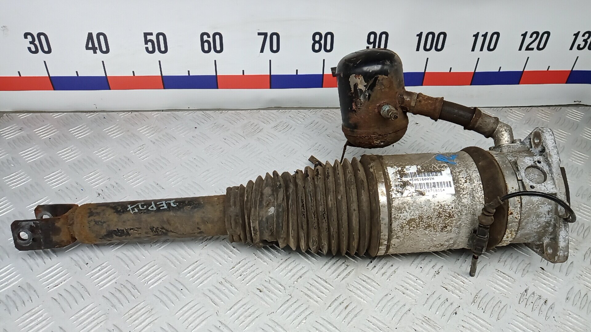 Стойка передняя левая AUDI A8 D3, Номер 4E0616001N