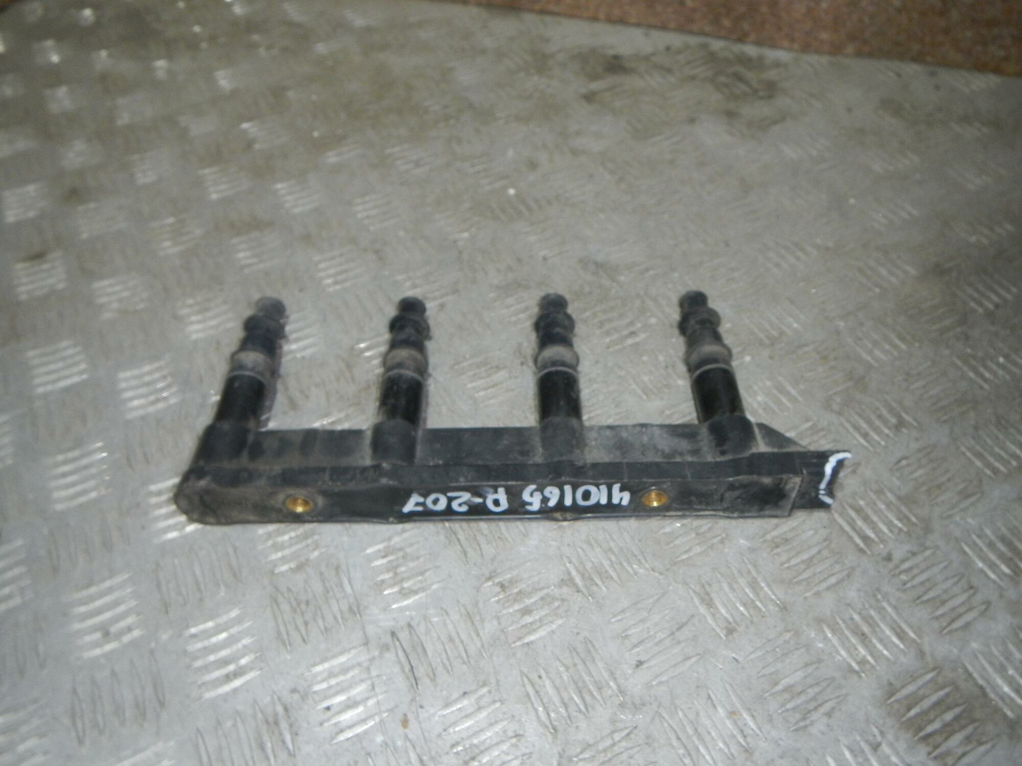 Б/У Катушка зажигания, Peugeot (Пежо)-207 (06-) PEUGEOT 207 (06-) Повреждена изоляция, нет куска на разъеме. 410165 Peug...