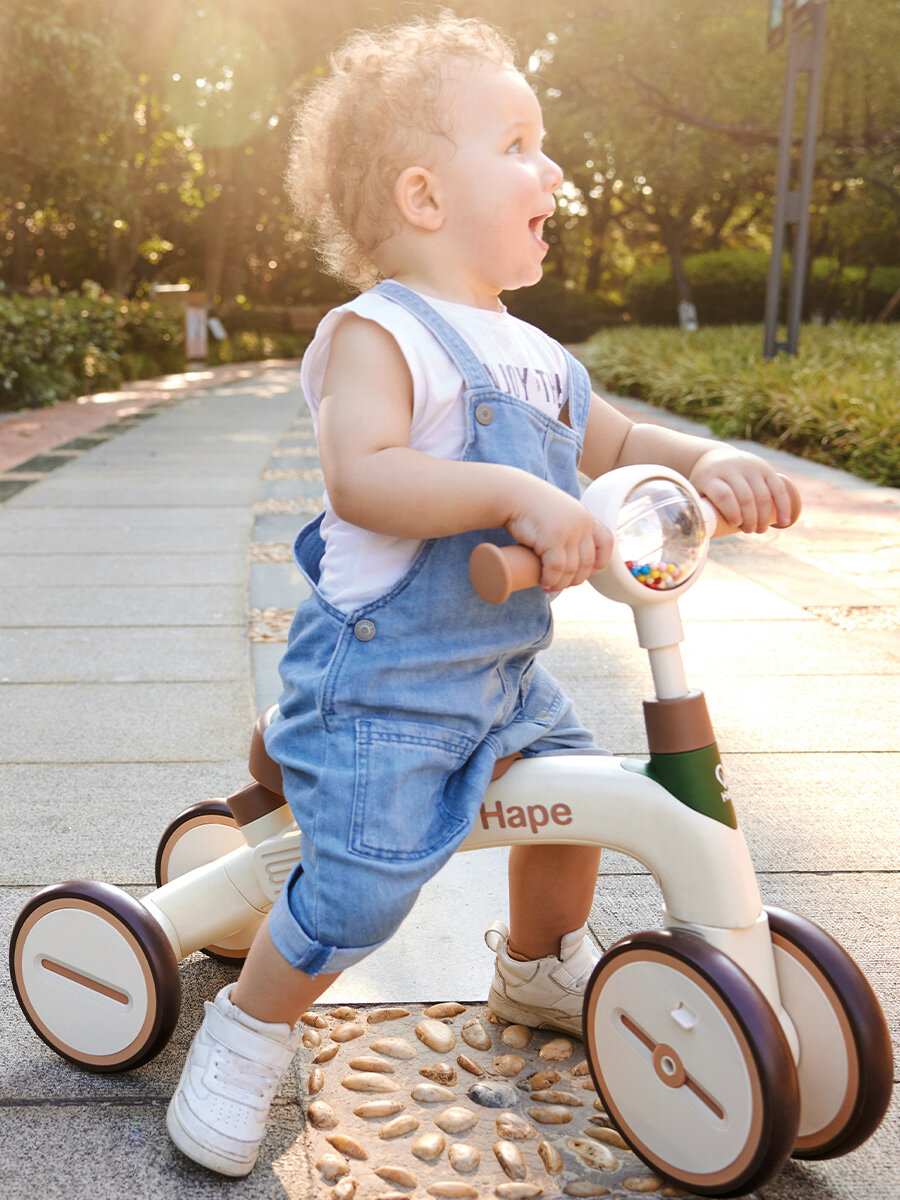 Беговел для детей от 1,5 лет Hape "Step-by-Step" 3в1 - беговел, каталка E1225_HP
