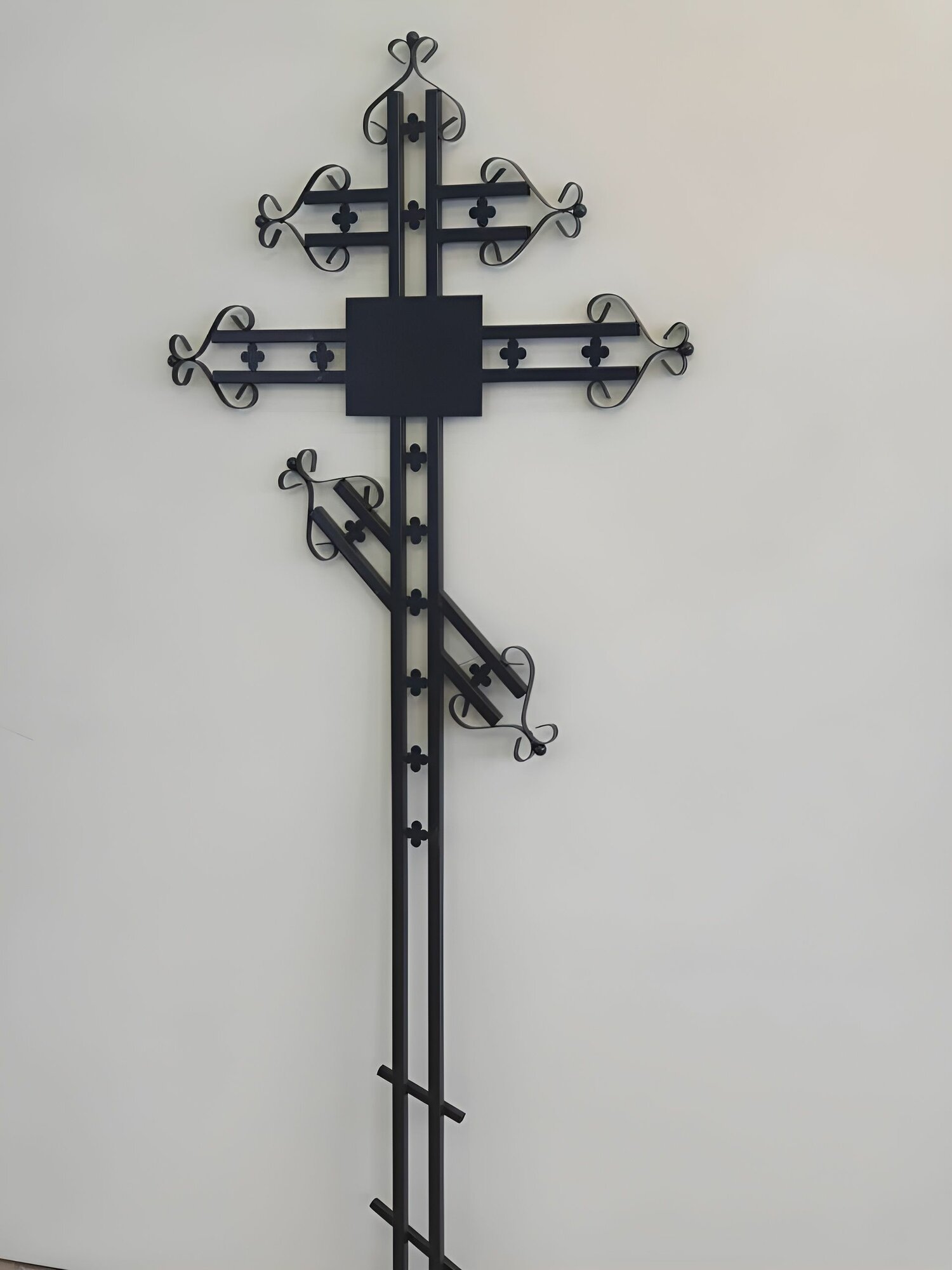 Крест на могилу, Крест на кладбище "К3" металлический из профильной трубы