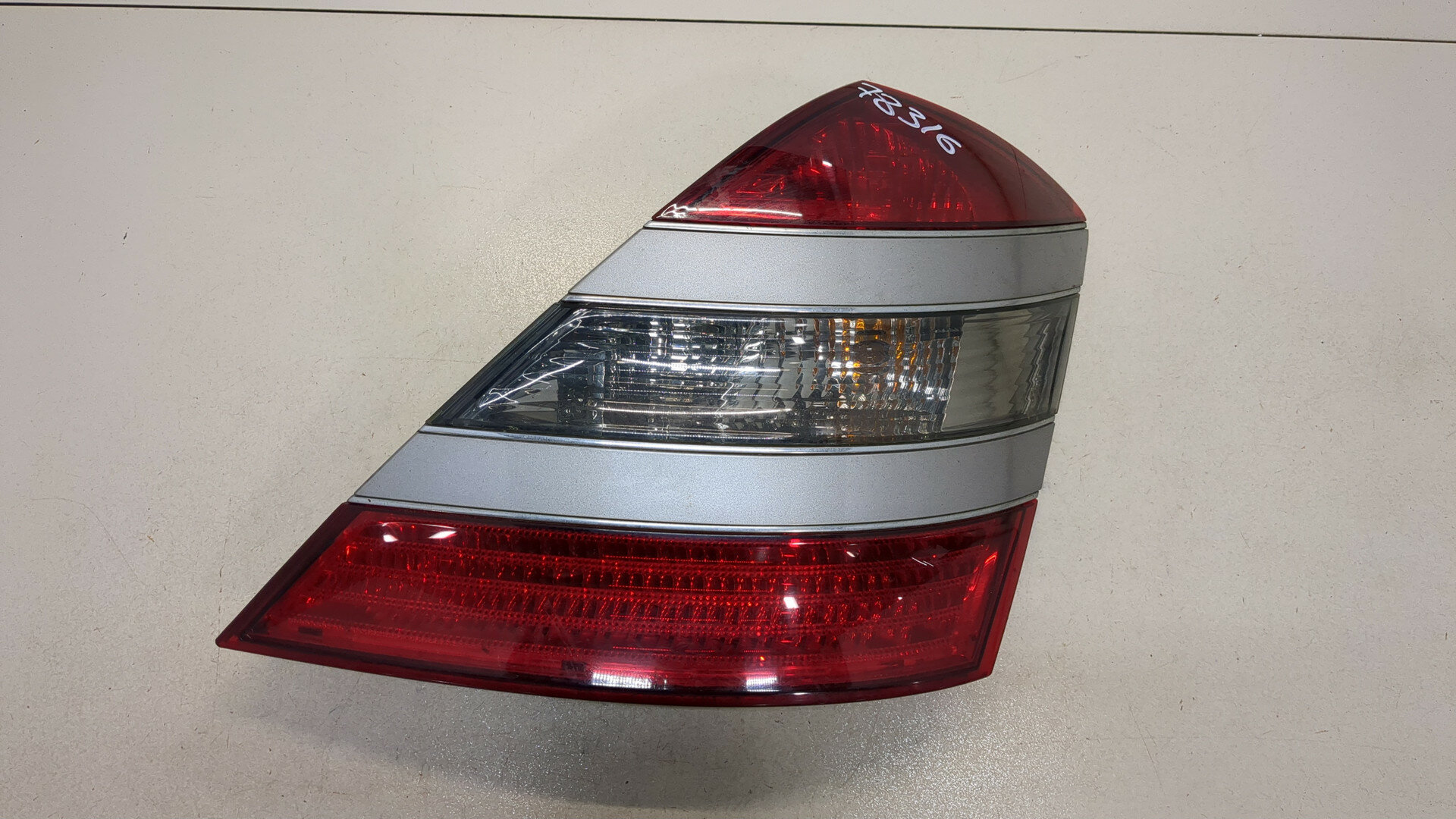 Фонарь (задний) правый Mercedes S W221 Б/У