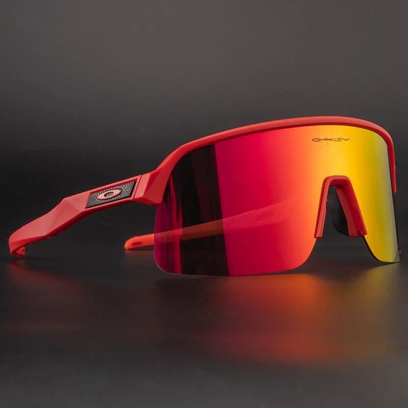 Солнцезащитные очки Oakley