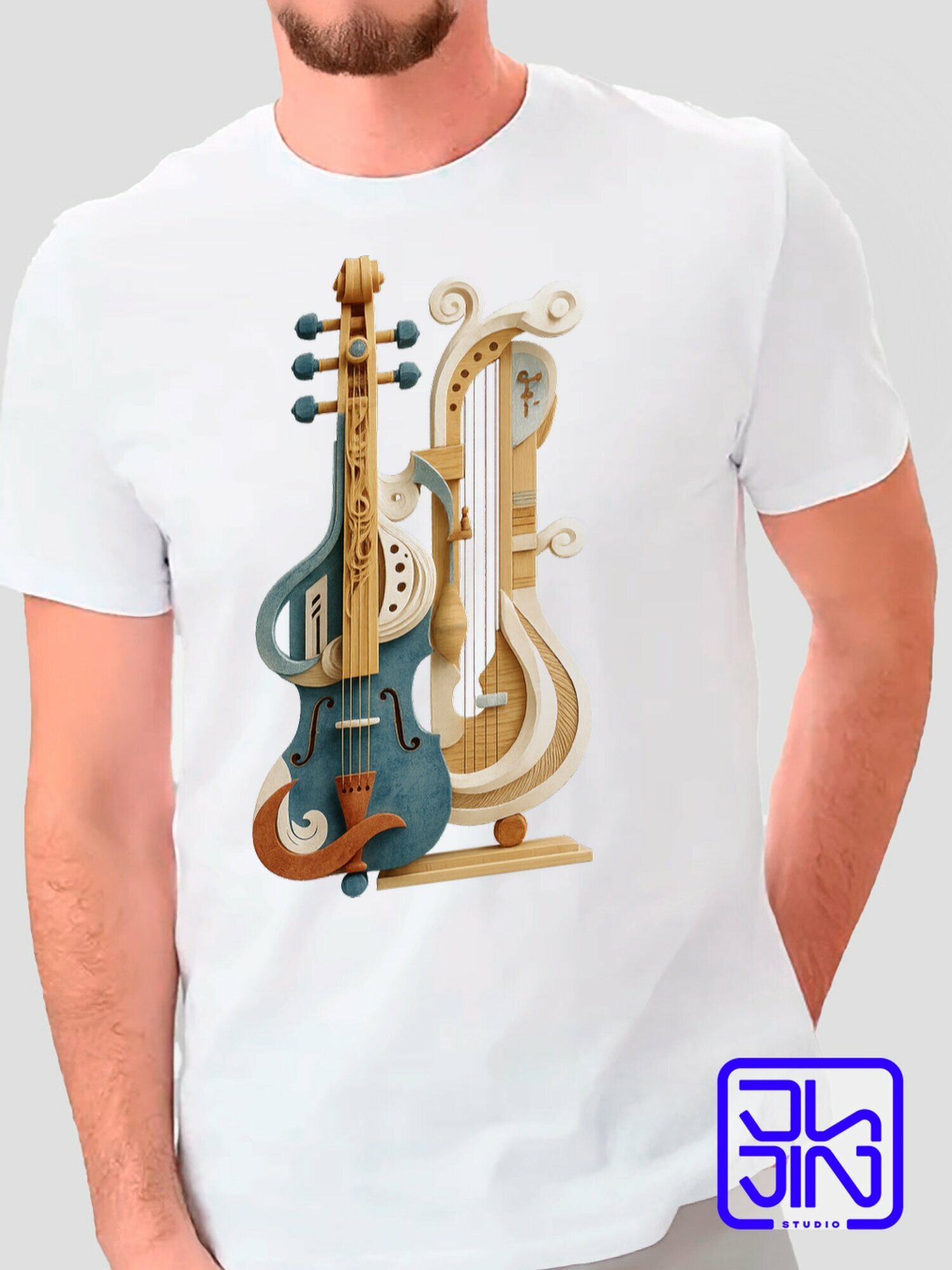 Футболка классическая мужская с авторским принтом Музыкальный принт с дизайнерскими скрипкой и арфой в бежевых, песочных тонах, белый хлопковый трикотаж с прикольным рисунком на груди
