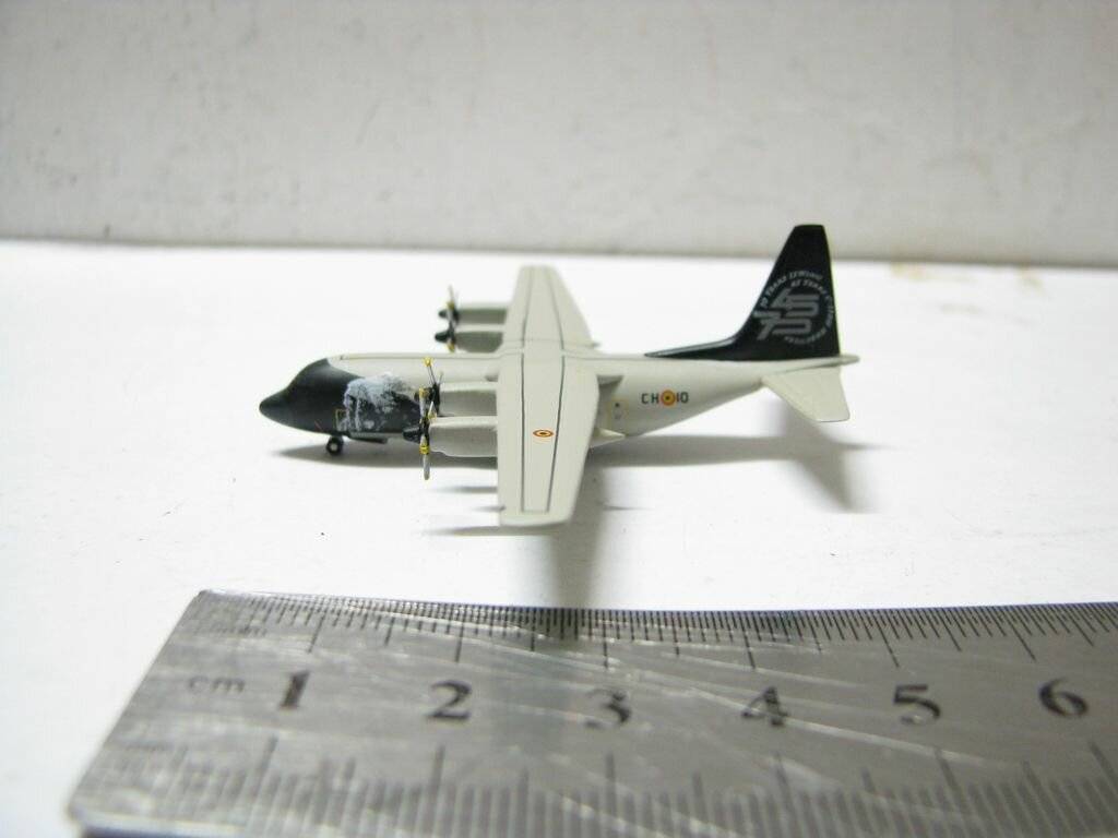 Herpa 1:500 C-130H Hercules Бельгийские ВВС Компонент 533379