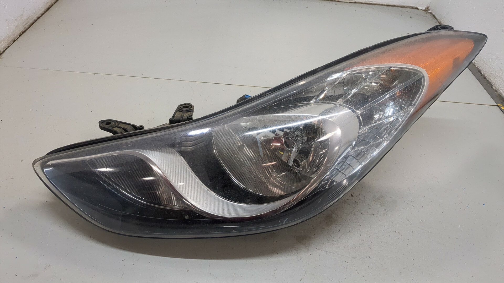 Фара (передняя) левая Hyundai Elantra Б/У