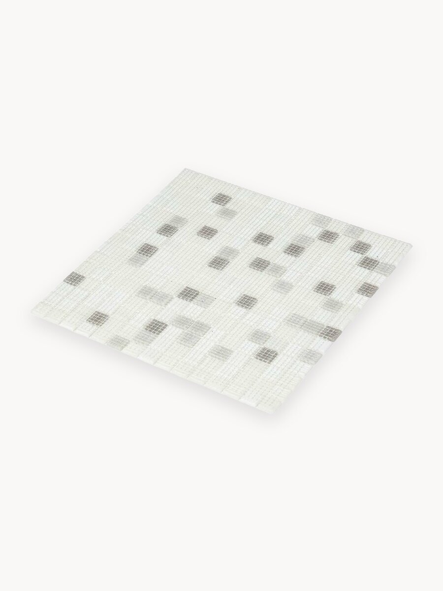 Плитка Мозаика стеклянная серая (уп.20 шт) / на сетке 327х 327 мм / размер квадратика 20x20x4 мм/ толщина 4 мм