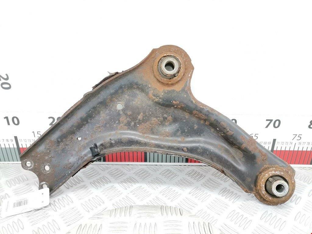 Рычаг передний левый Renault Laguna 2 545016805R арт. 1956430