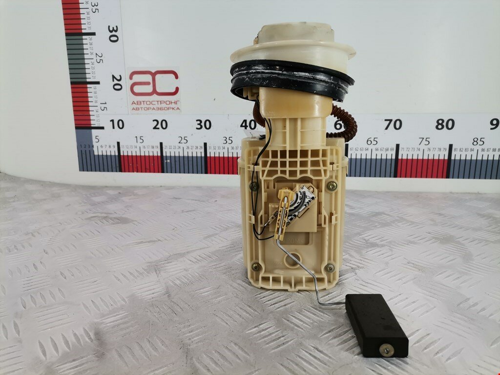 Насос топливный Volkswagen Golf 4 8L0919051H арт. 1710044