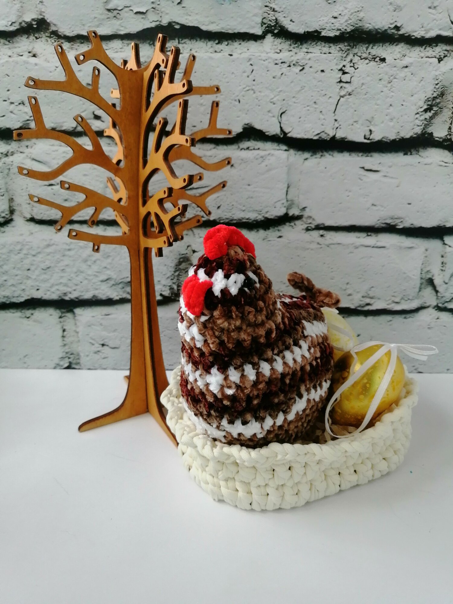 Курочка пасхальная в корзинке