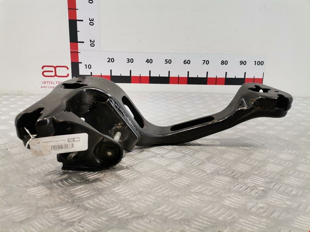 Кронштейн (крепление лапа траверса) кпп BMW X3 (E83) 22313402272 арт. 1070133