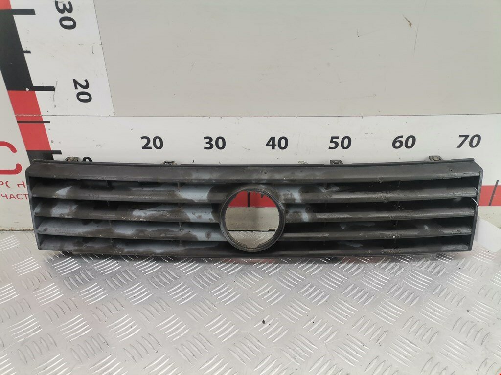 Решетка радиатора Volkswagen Polo 2 867853653G арт. 1055518