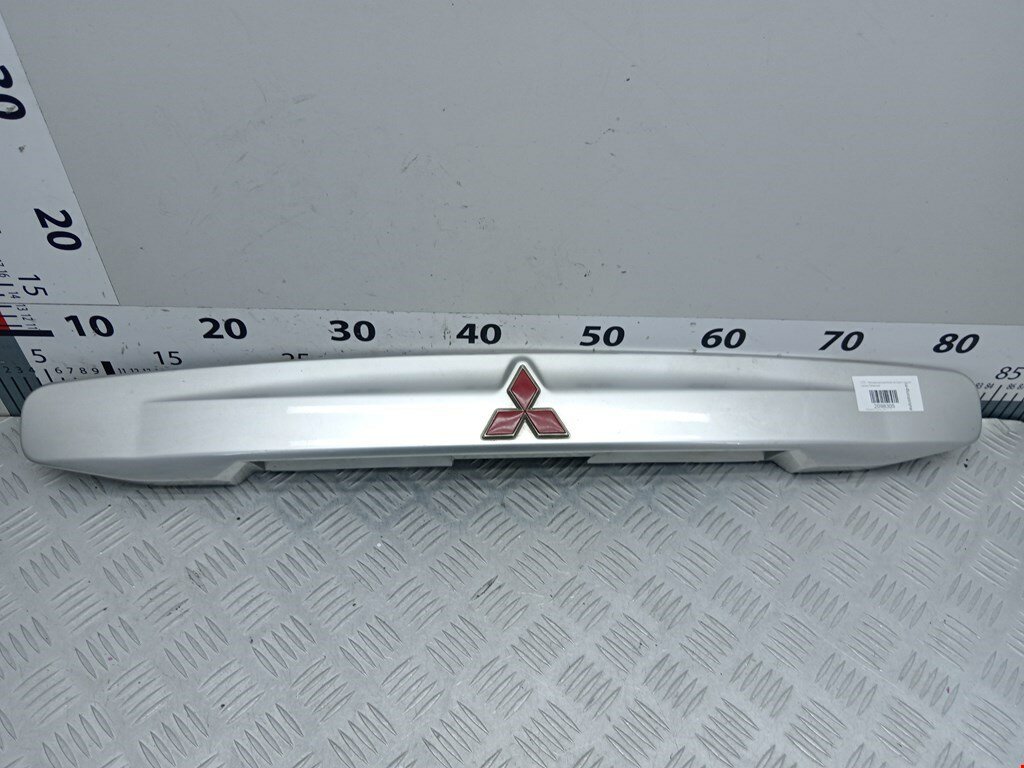 Накладка декоративная (молдинг) крышки (двери) багажника Mitsubishi Space_Star 1 MR535239 арт. 2098305