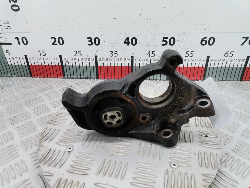Кронштейн промежуточного вала Peugeot 308 1807Y5 арт. 1851566