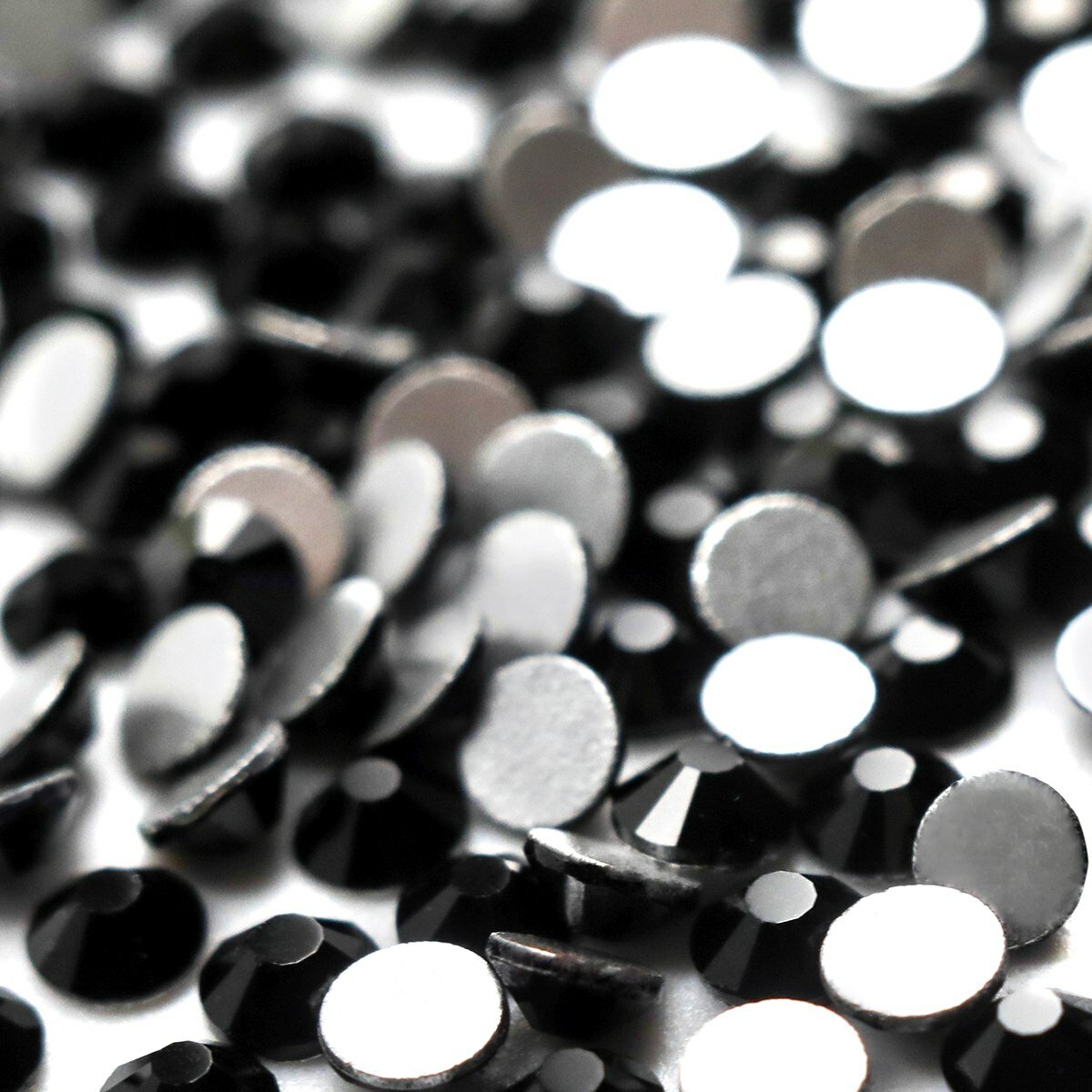 Стразы DMC стеклянные клеевые (упаковка 432 шт.) холодной фиксации, огранка 10 граней, цвет черный, размер SS16 3.8-4 мм