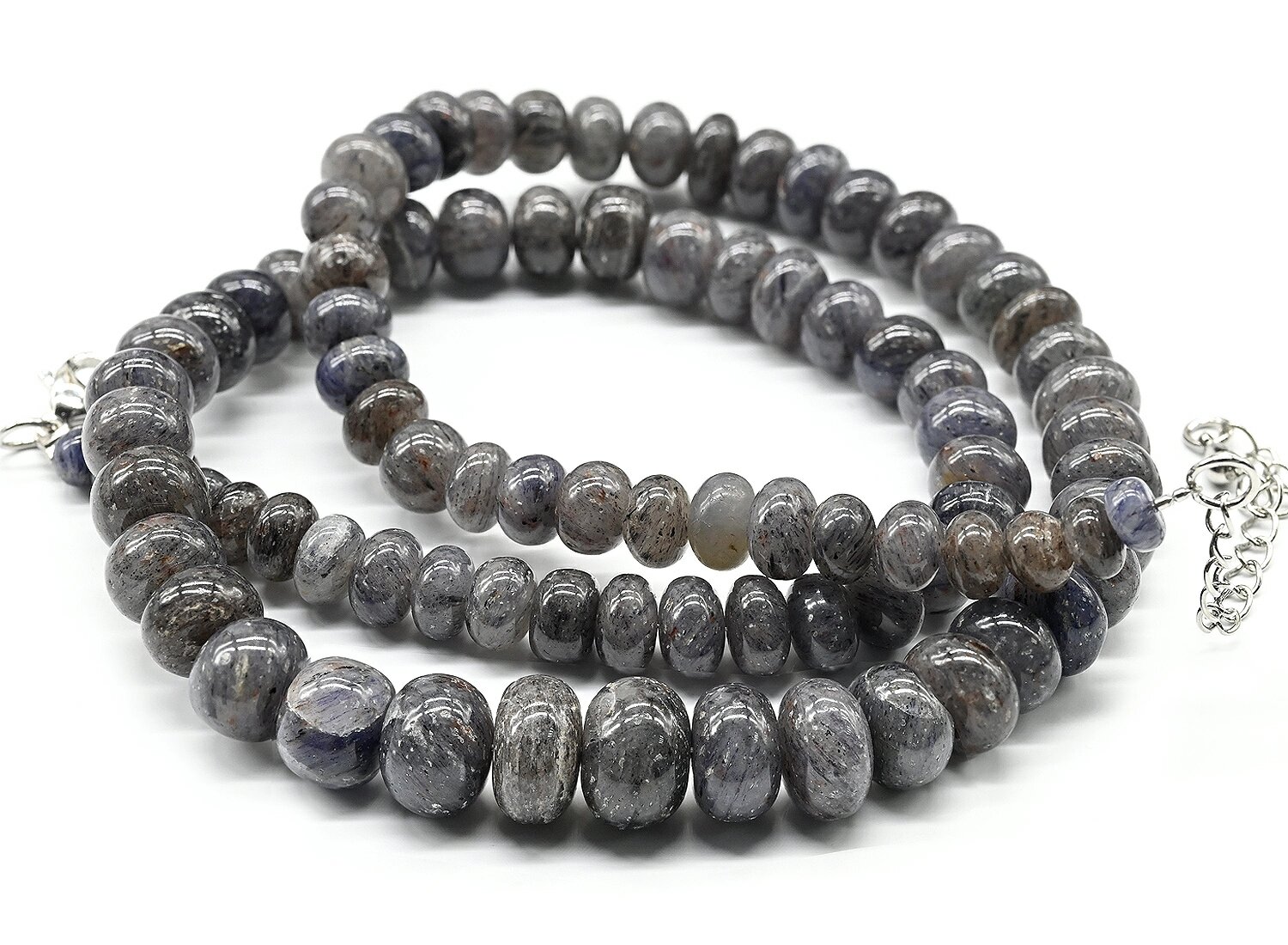 Бусы, иолит