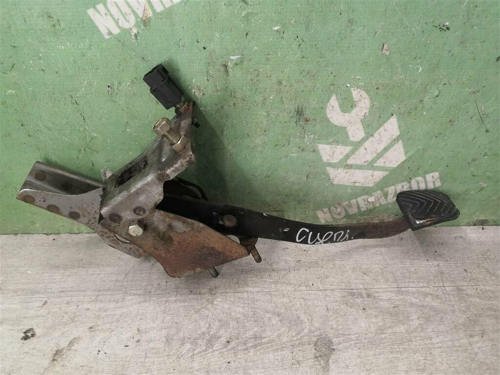 Педаль сцепления Mitsubishi Space Wagon (N3,N4) 1991-2000