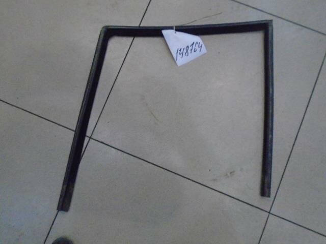 Уплотнитель стекла двери задней левой от BMW X5 E53 1999-2006