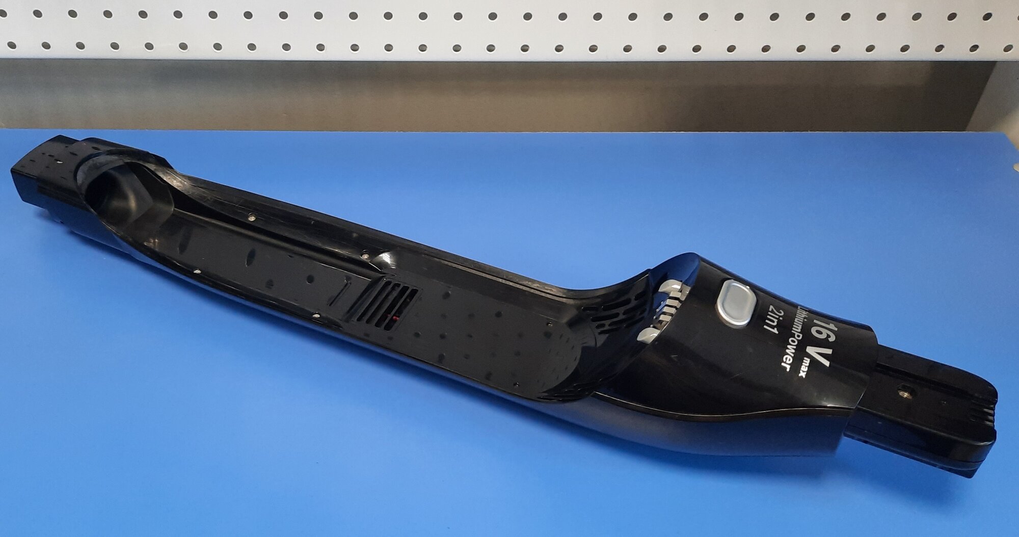 Часть корпуса (скоба) ручного пылесоса Bosch BCHF216B