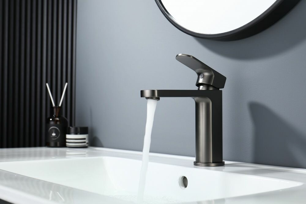 06111-Q Смеситель од. для раковины (графит) GANZER