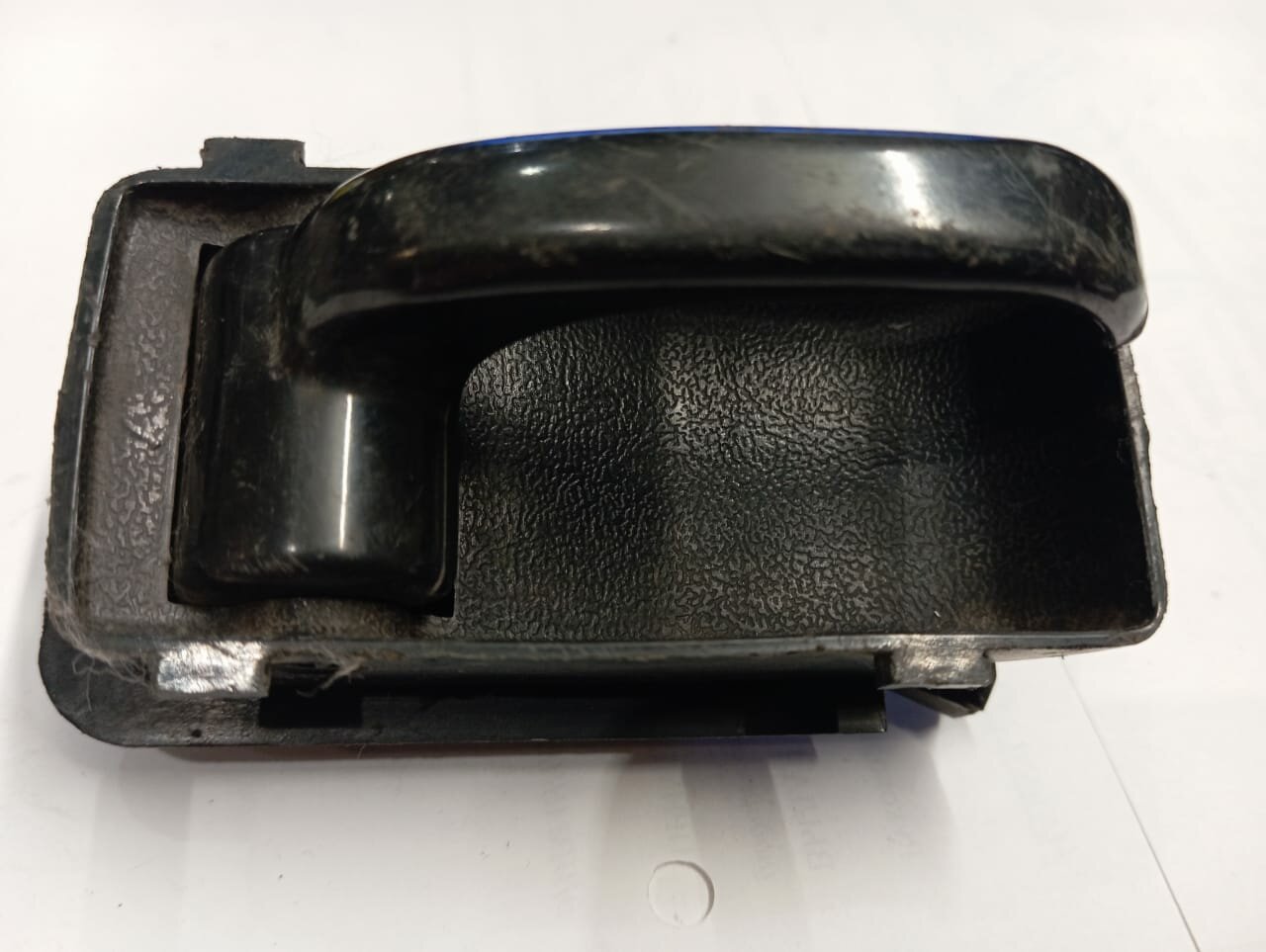 Крючок левой двери форд Гранада . эскорт