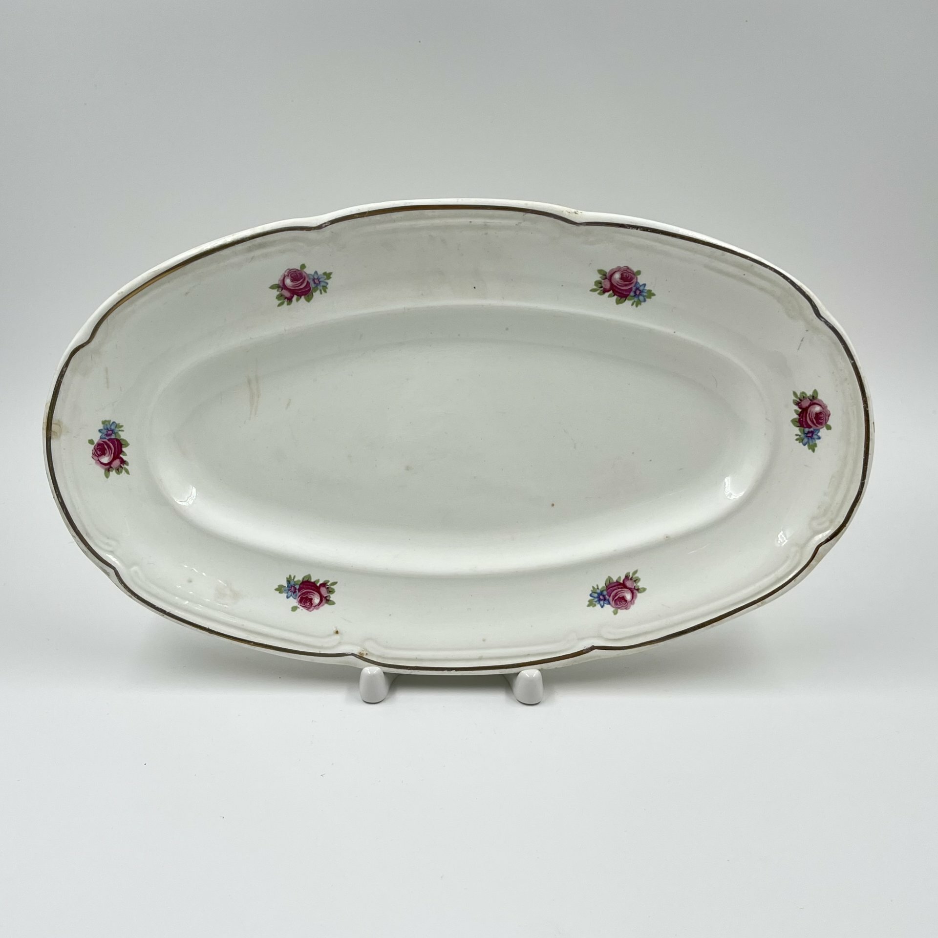 Блюдо овальной формы с цветочным декором, фаянс, деколь