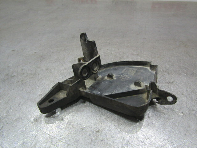 Кронштейн дефлектора правый MAN TGA, TGM, TGL, TGS