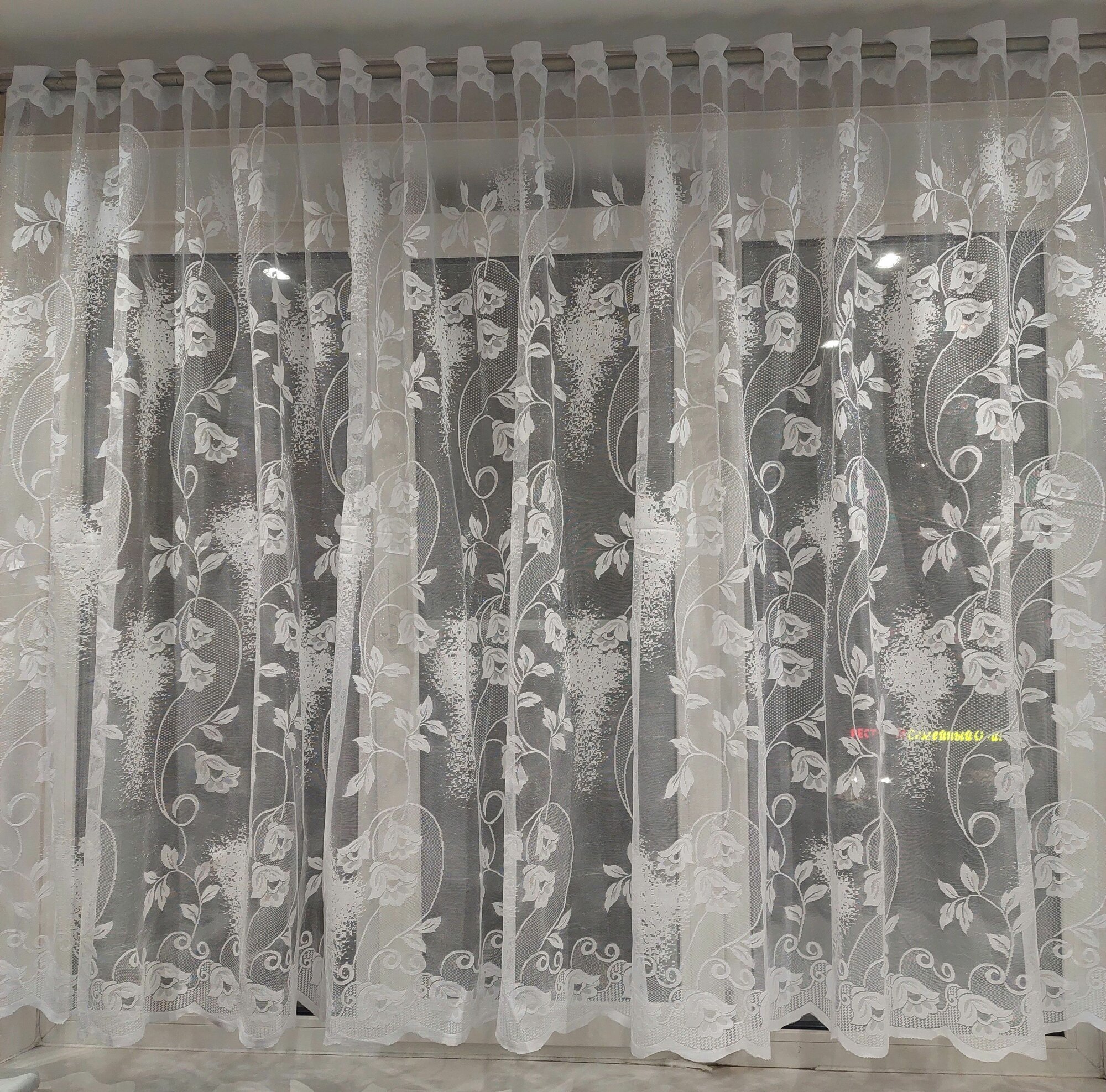 Тюль для кухни и балкона - короткие. Высота 150 см, ширина 300 см крепление-технологически обработанные прорези.