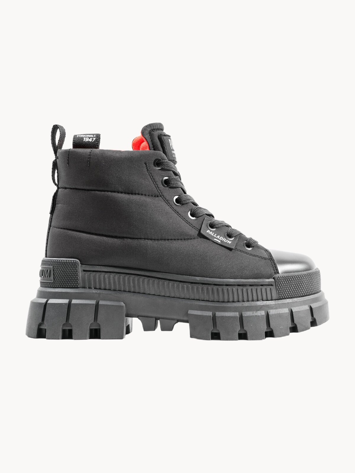Ботинки женские Palladium, черные, модель REVOLT BOOT OVERCUSH , Black/Black, размер 40