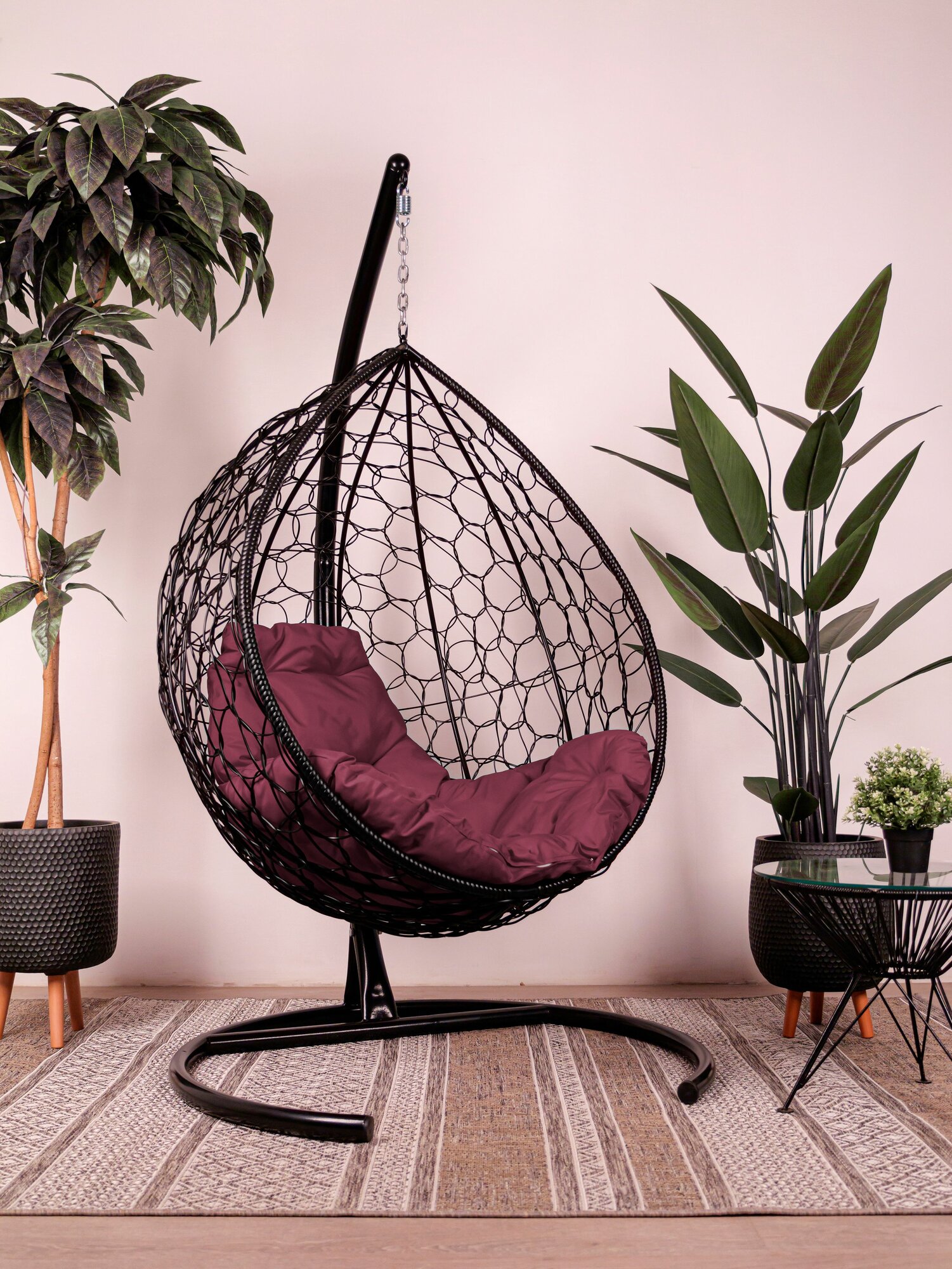Подвесное кресло капля, с ротангом чёрное, бордовая подушка