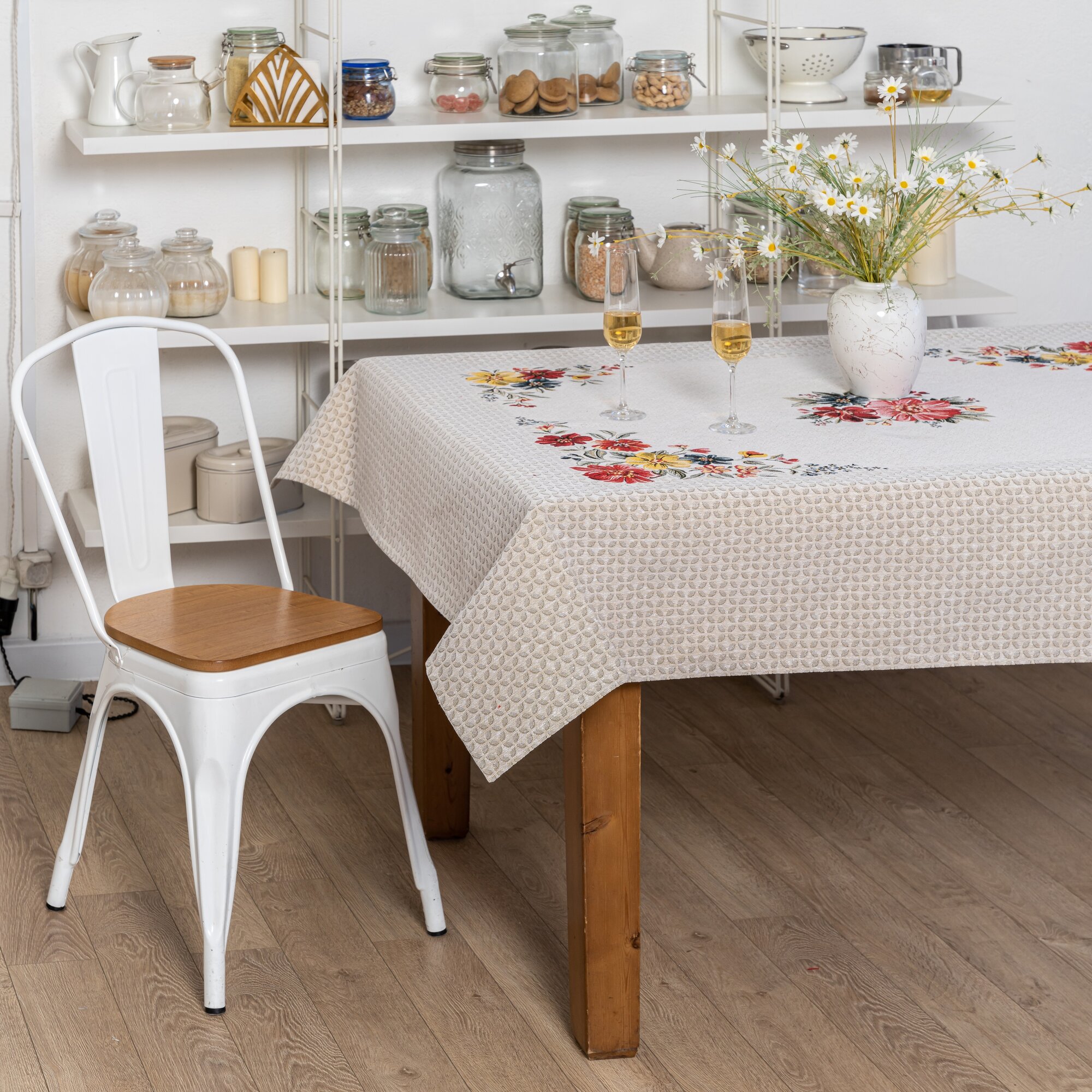 Скатерть из гобелена 140х140 см (Италия), на квадратный стол