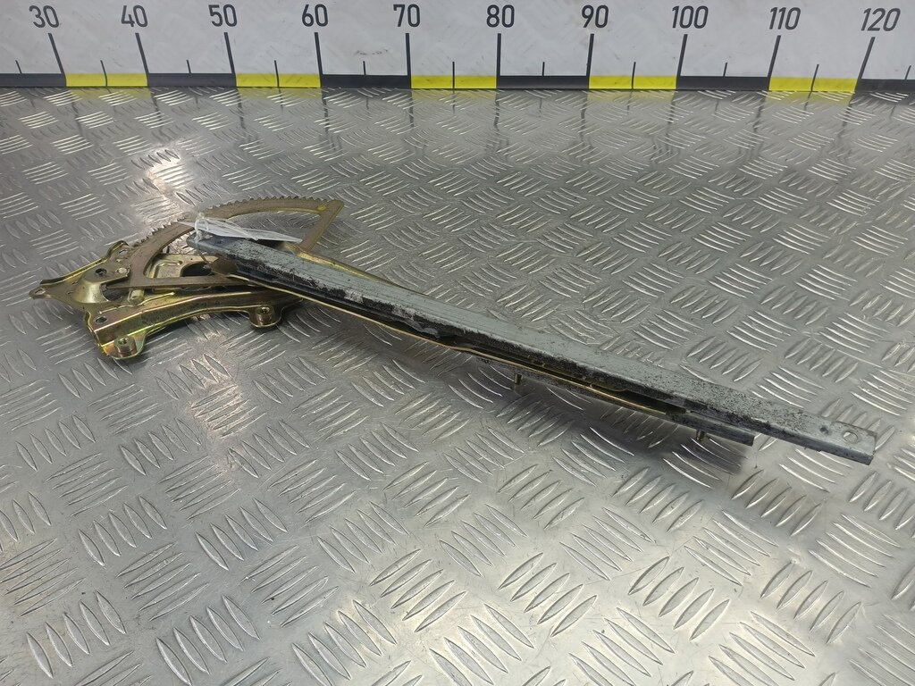 Стеклоподъемник передний правый Б/У для SUBARU Tribeca WX (2004—2007) 61222XA00A