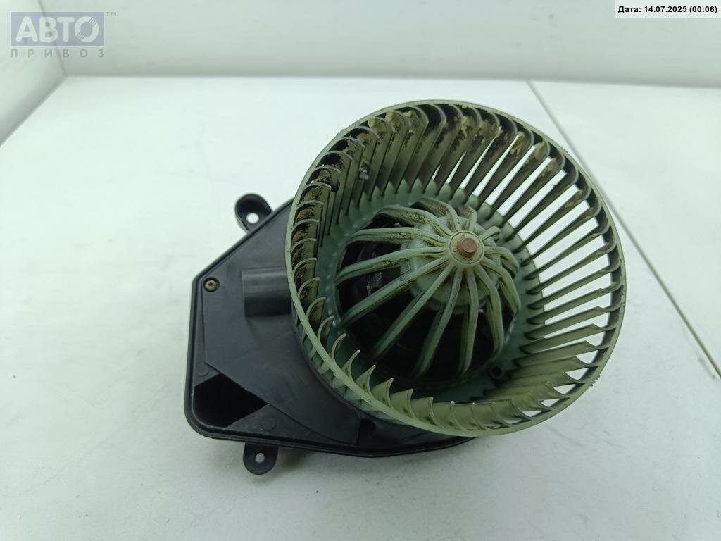 Двигатель отопителя (моторчик печки) Volkswagen Passat B5