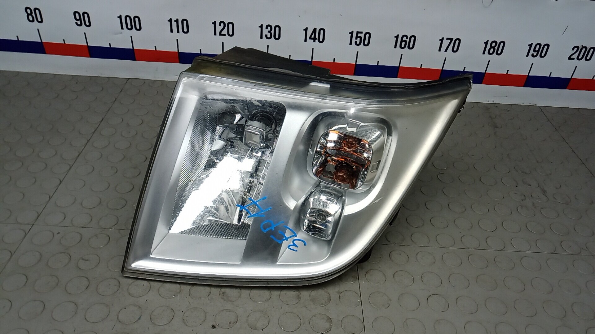 Фара левая FORD TRANSIT 7