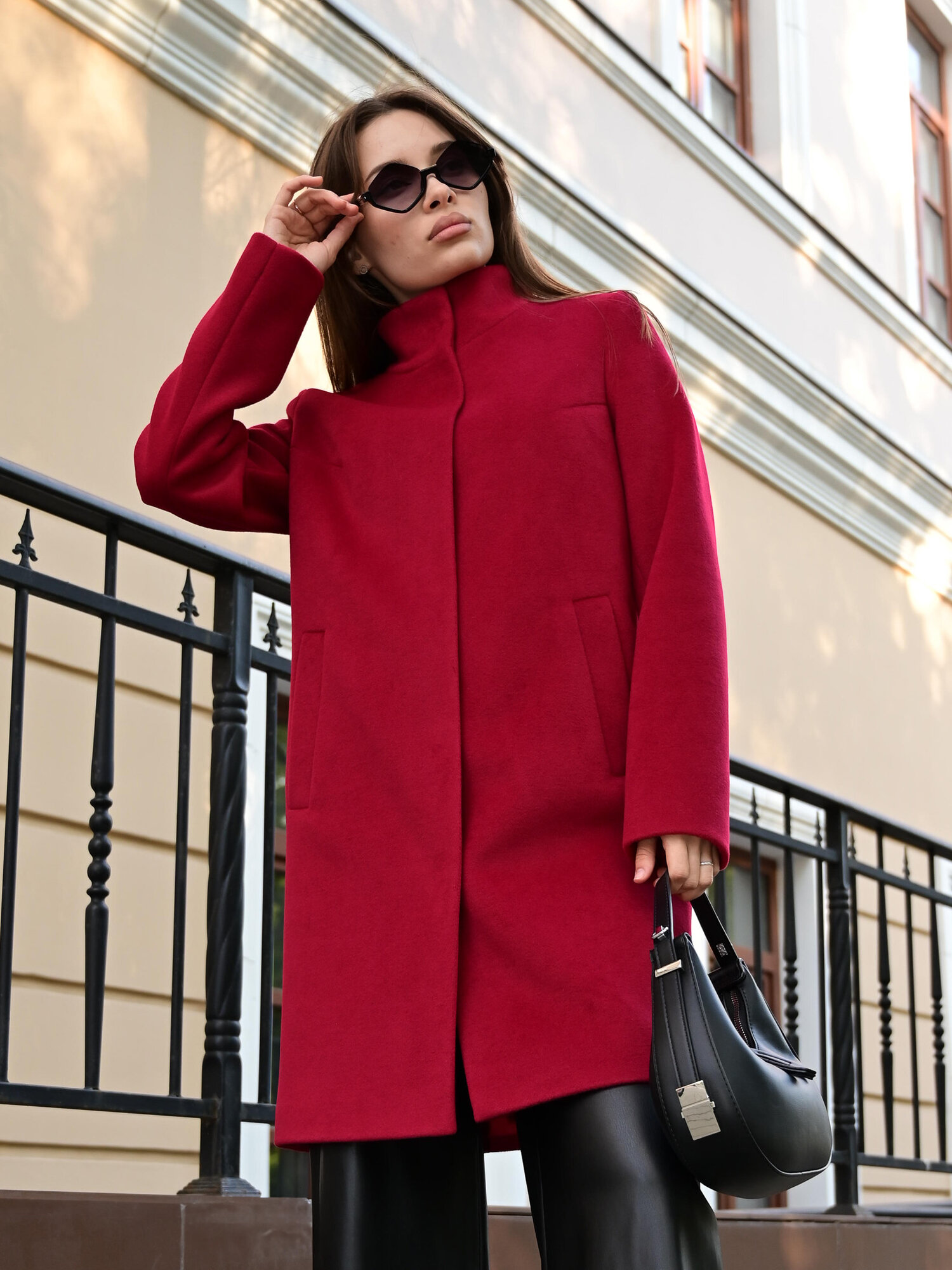 Пальто демисезонное шерстяное с воротником стойкой