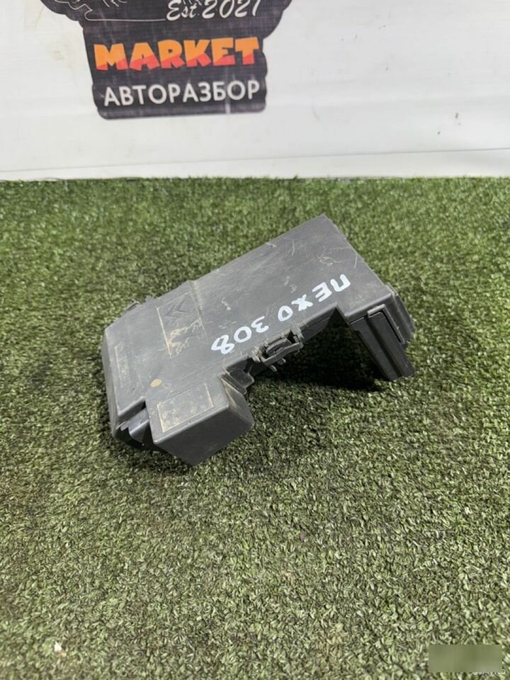 Блок предохранителей АКБ Peugeot 308 2011-2015 9666527680