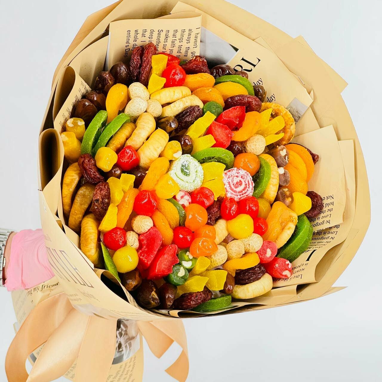 Букет из сухофруктов и орехов микс. Съедобный подарок