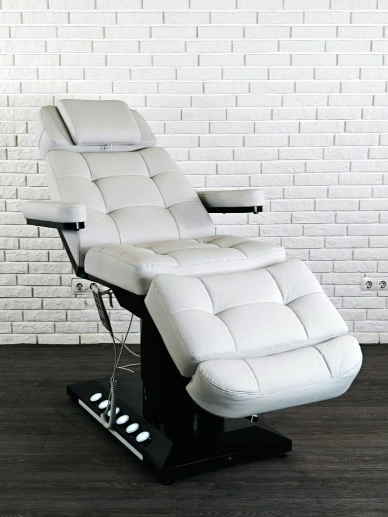 Косметологическое кресло Naomi, 3 мотора, ножной пульт
