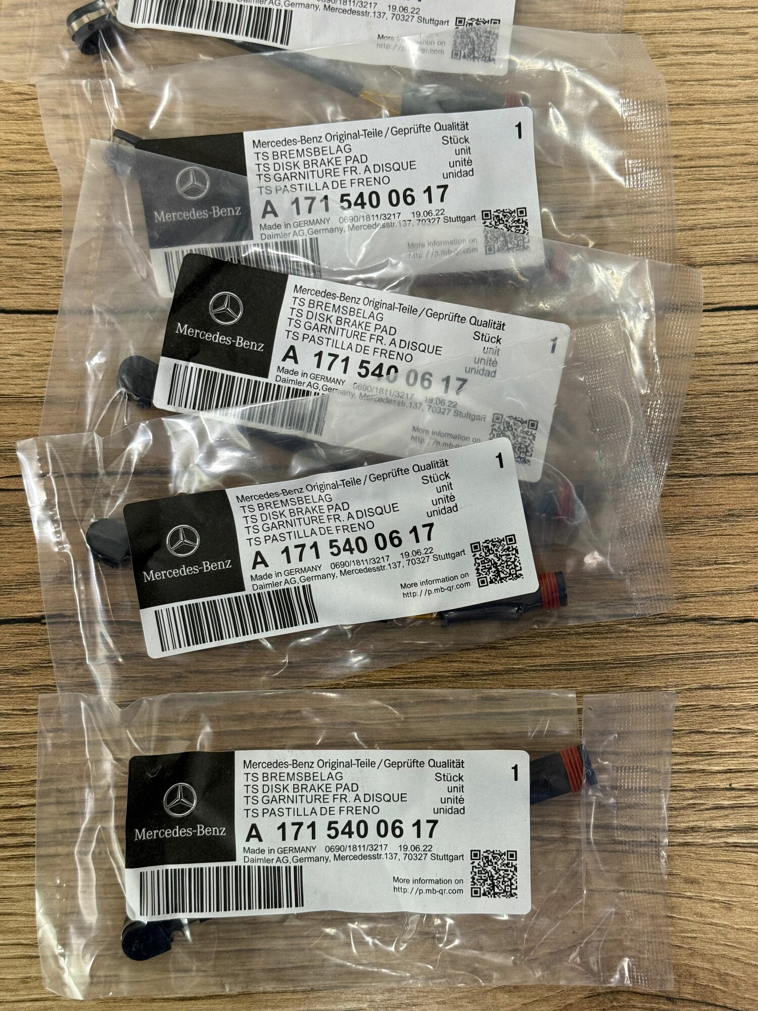 Датчик износа тормозных колодок Mercedes A1715400617