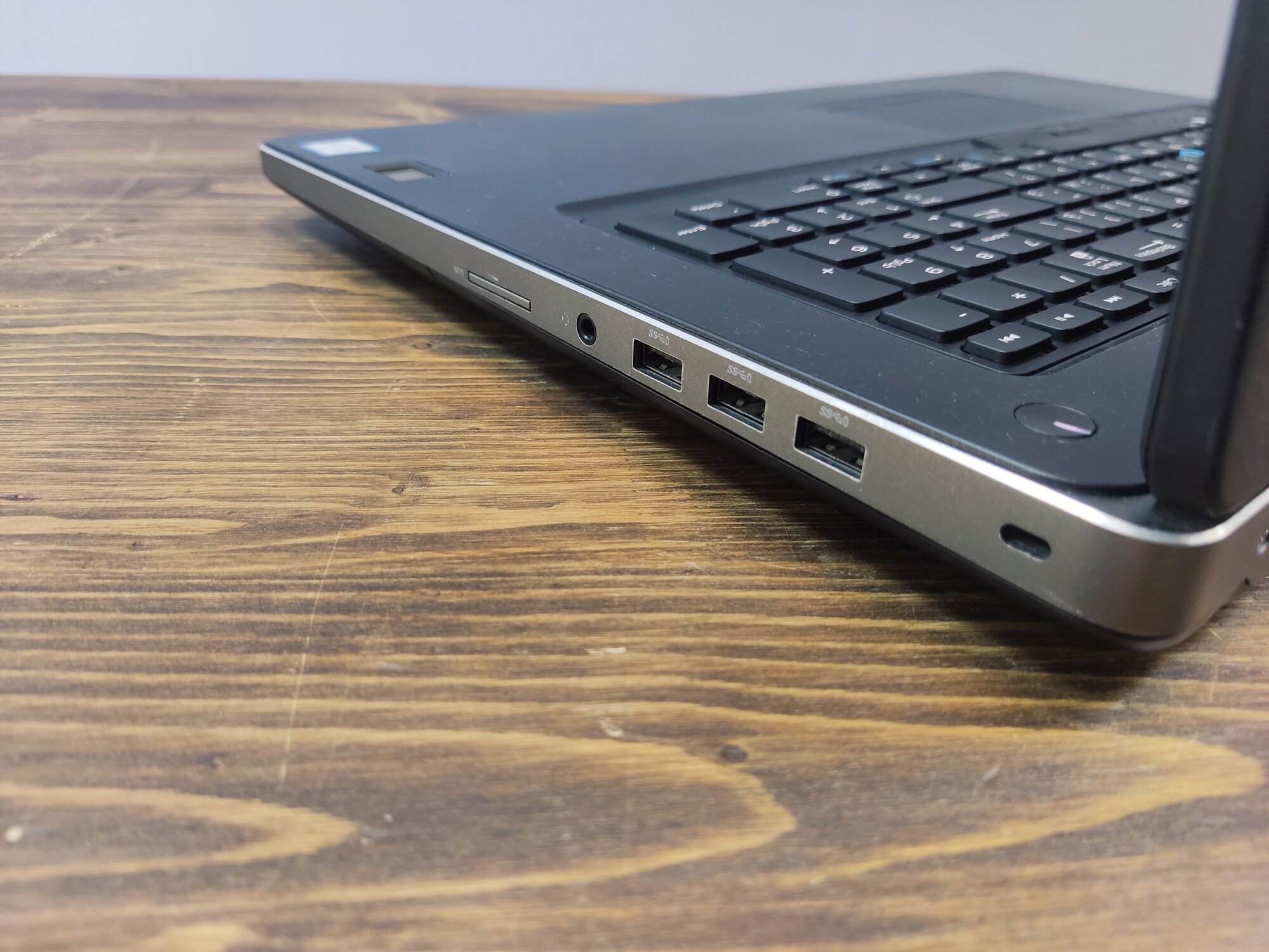 Ноутбук Dell Precision 7710 — фото 1
