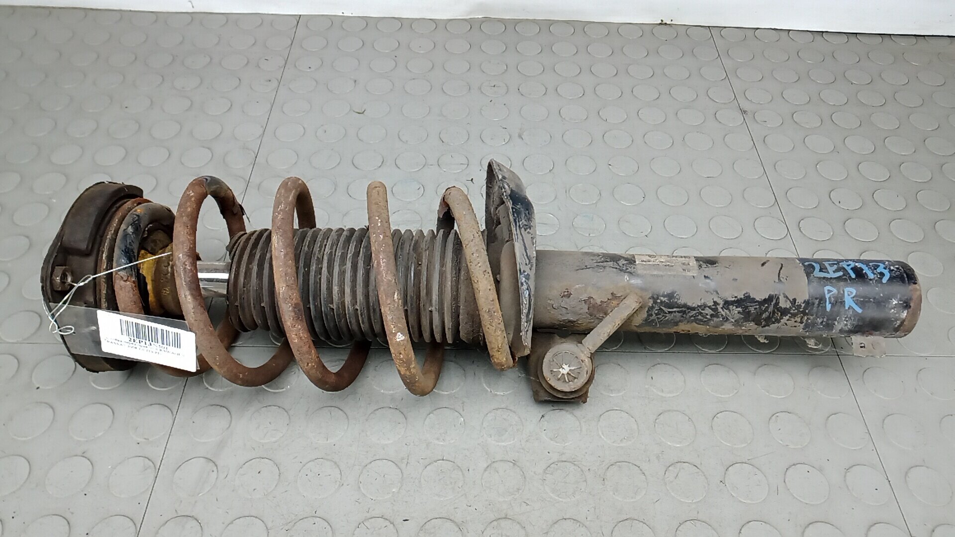 Стойка передняя левая VOLKSWAGEN PASSAT B6, Номер 3AA413031M, 3C0411105C, 1K0412331B