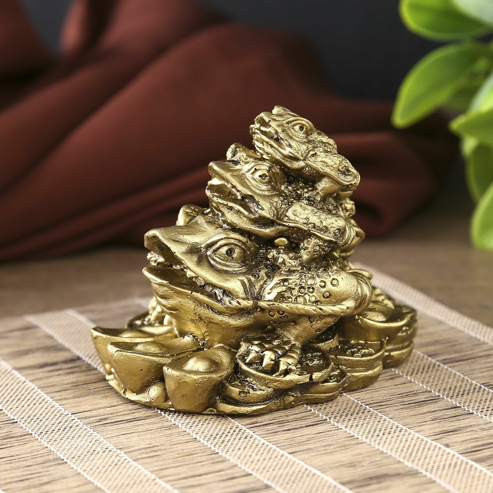 Нэцке фигурка "Три жабы: пирамида", полистоун под бронзу, 7x8.8x6.3 см