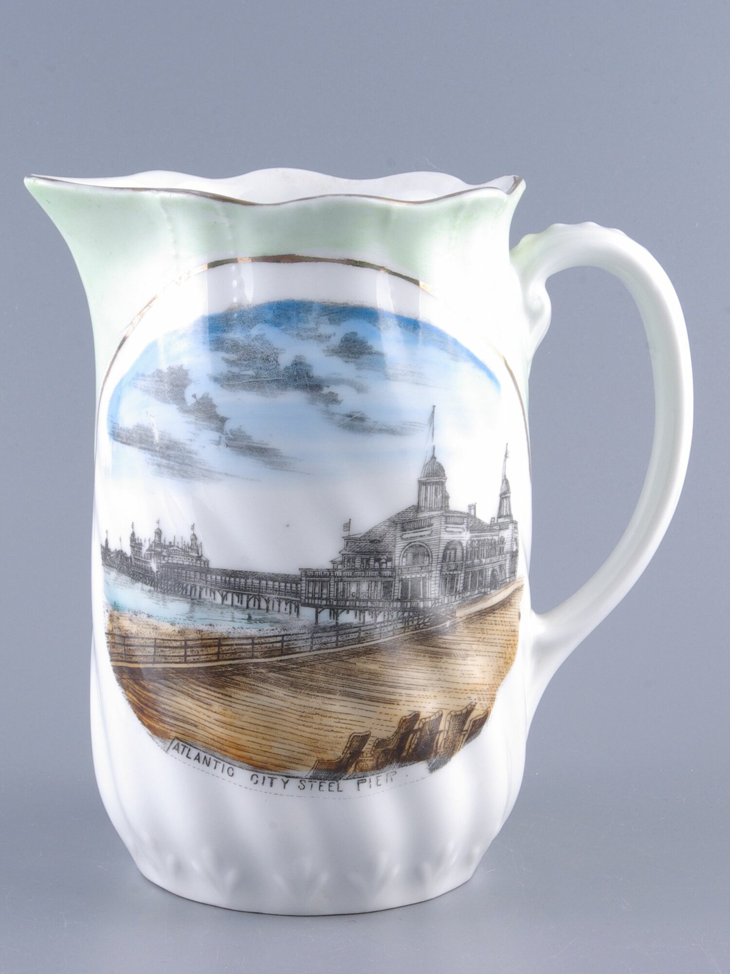 Винтажный миниатюрный кувшин/ваза "Стальной пирс Атлантик-Сити". Фарфор, деколь. Германия, конец ХХ века