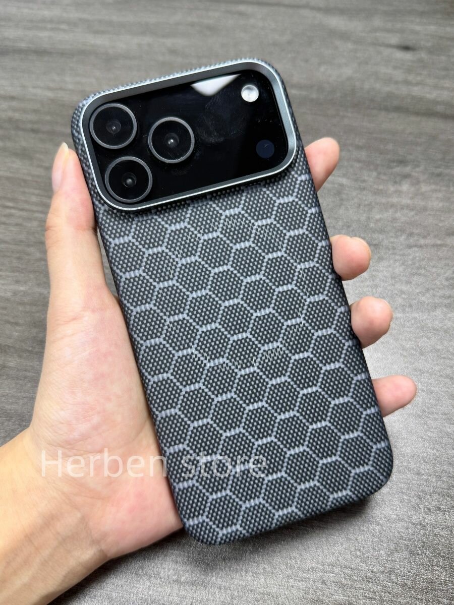 Карбоновый чехол на iPhone 17 Pro Max (на айфон 17 про макс ) Kevlar 0,8мм 600D / Кевлар с MagSafe (Магсейф) беспроводная зарядка