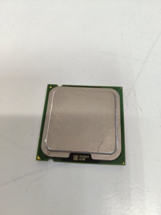 Процессор 775 Intel Pentium 4 550 SL7J8