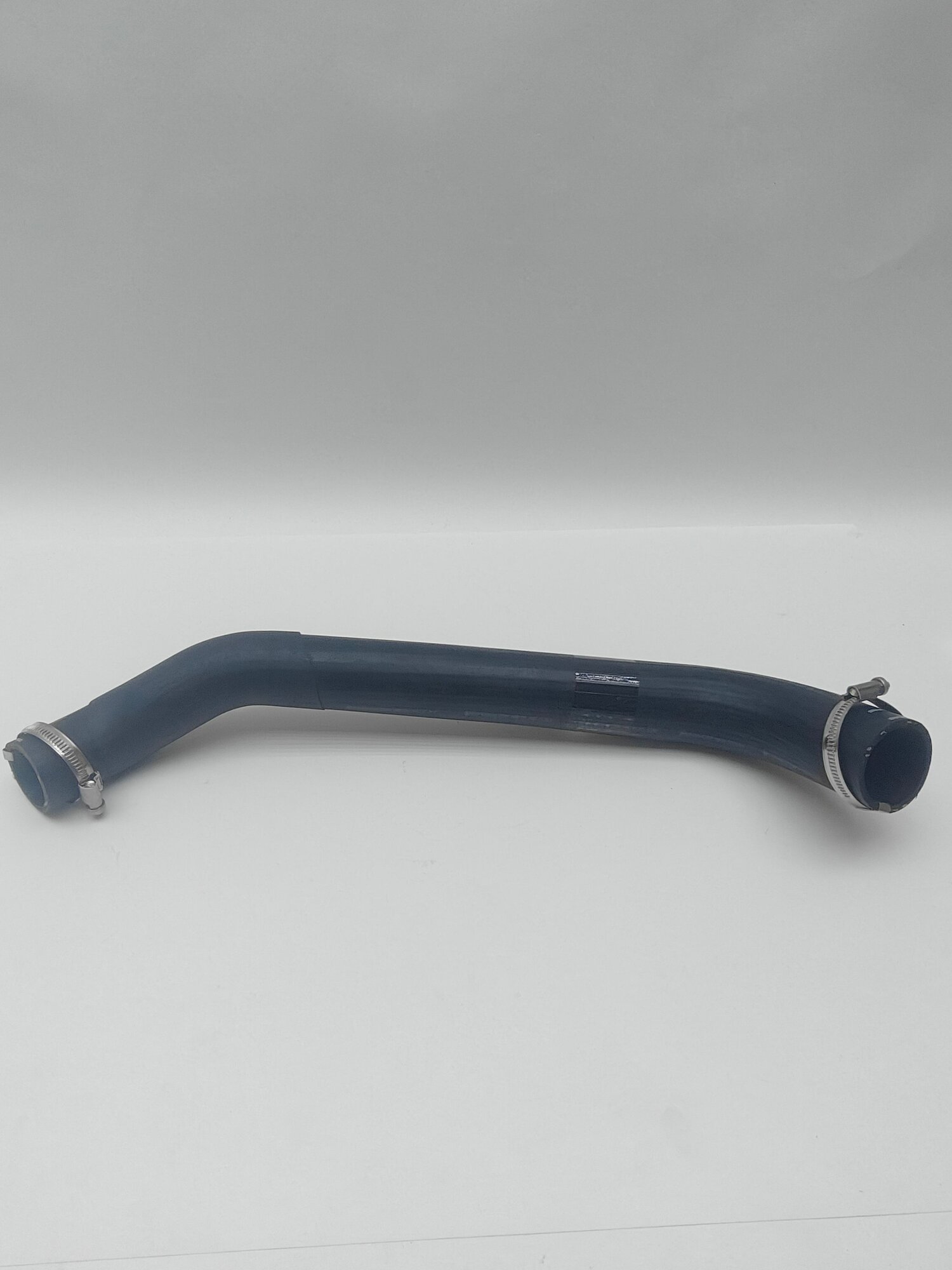 Патрубок интеркулера левый (от интеркулера к впуск. коллектору) 2.4 з/п Transit (к)