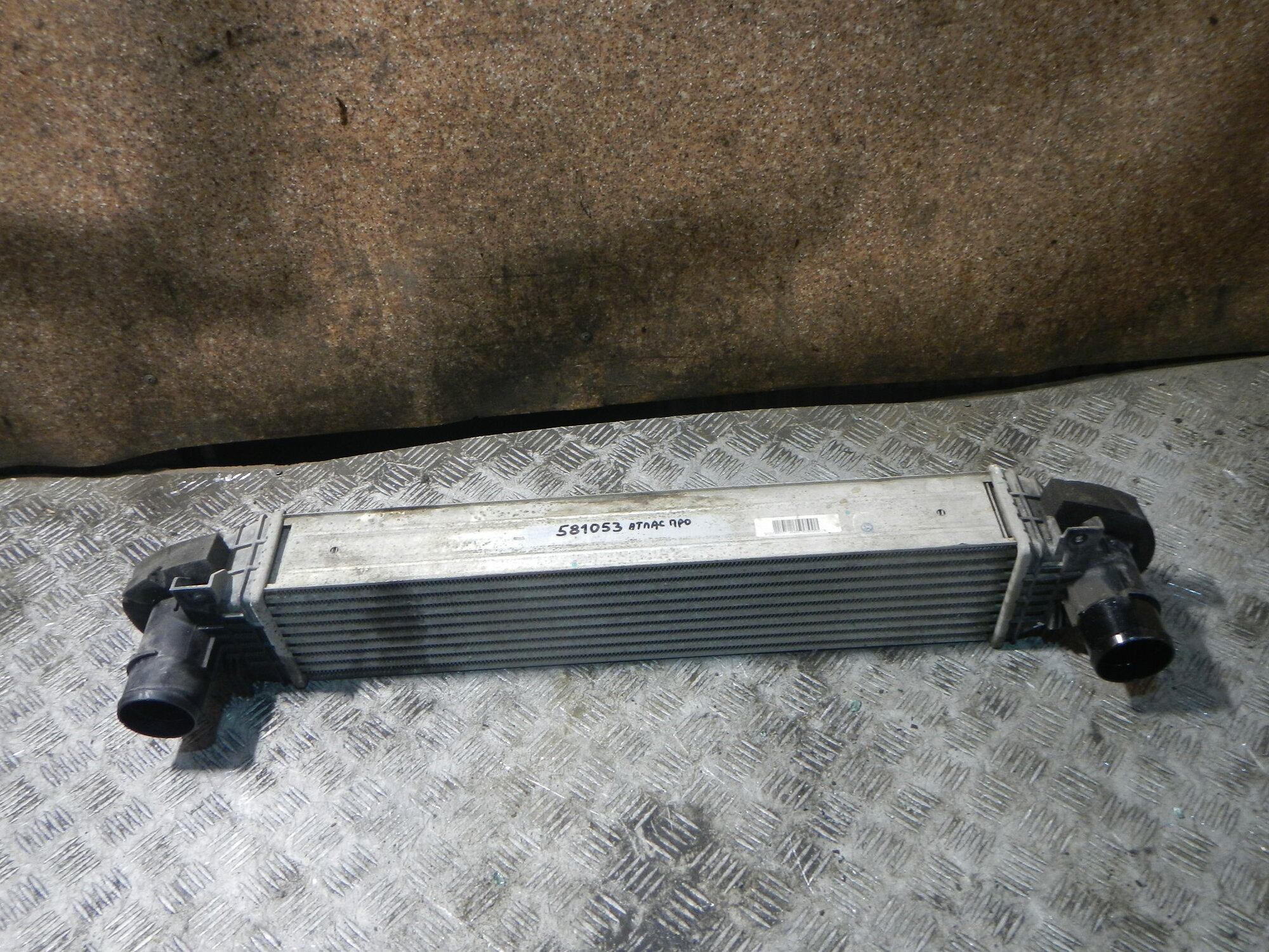 Б/У Интеркулер, Geely (Джили)-ATLAS PRO (21-) GEELY ATLAS PRO (21-) Сломано крепление. 581053 GEELY арт. 2074066800