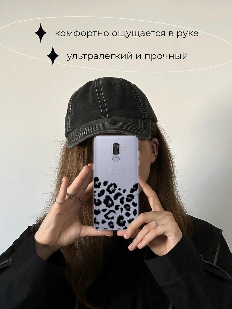 Чехол на Samsung Galaxy J8 / Самсунг Галакси Джей 8 с принтом "Окрас леопарда фон черный", прозрачный — фото 1