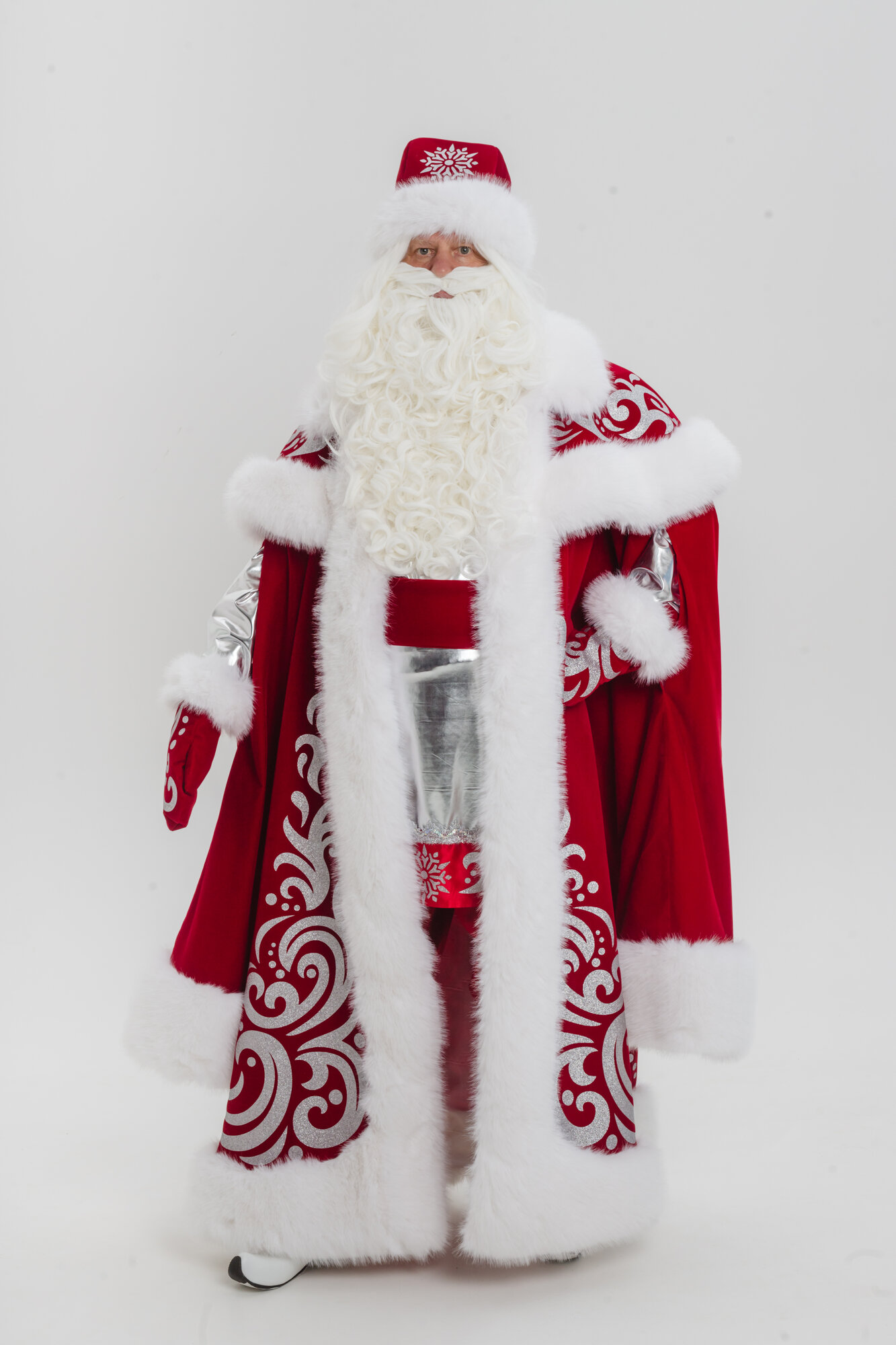 Костюм "Дед Мороз Хабаровский" бархат, мех под песца. Комплектность: шуба, шапка, варежки, рубаха, штаны, пояс, мешок для подарков