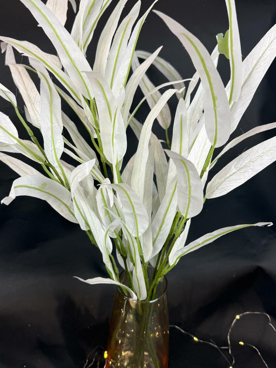 Искусственные цветы ветки весенние для декора Белые листья 3 ветки 80см